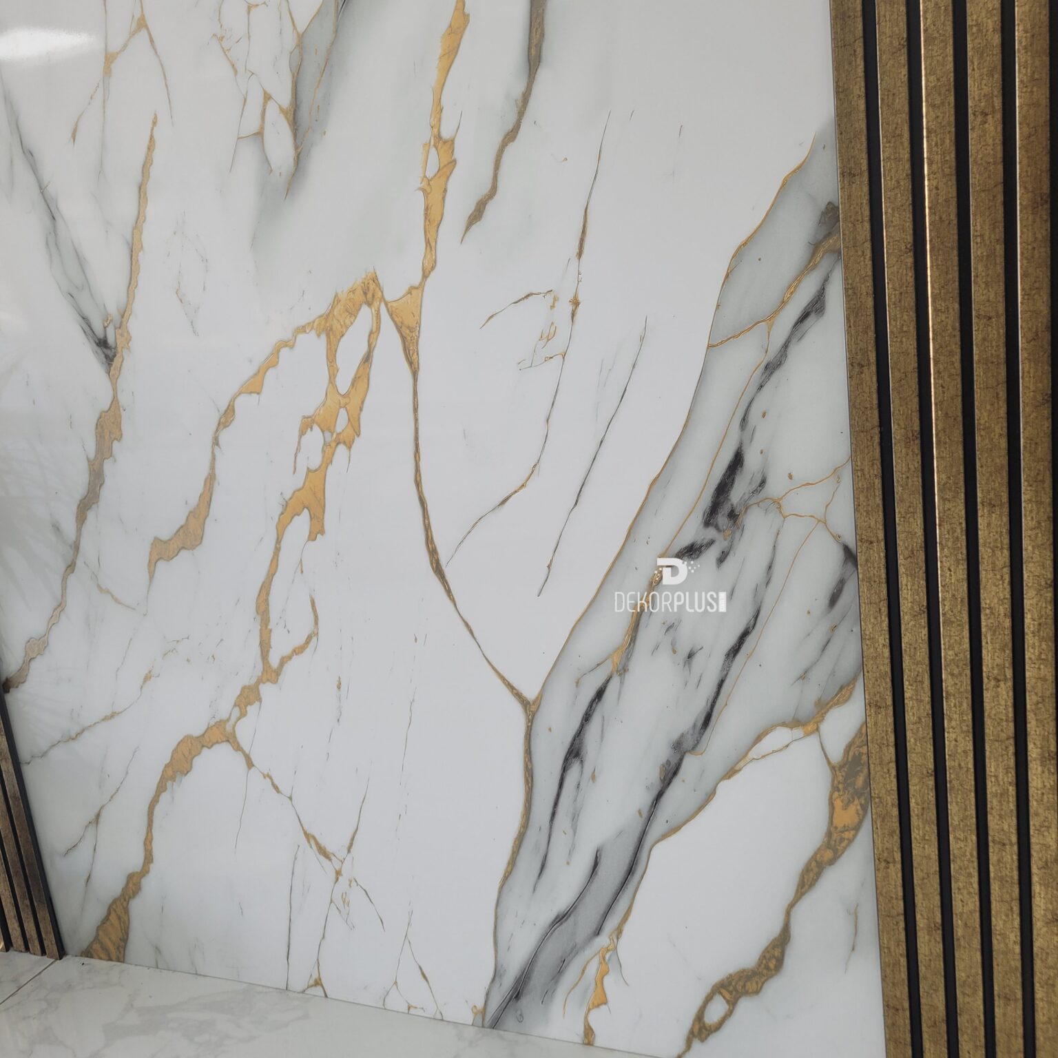 122x280cm Beyaz Gold Mermer Desenli Pvc Duvar Paneli – Dekor Plus